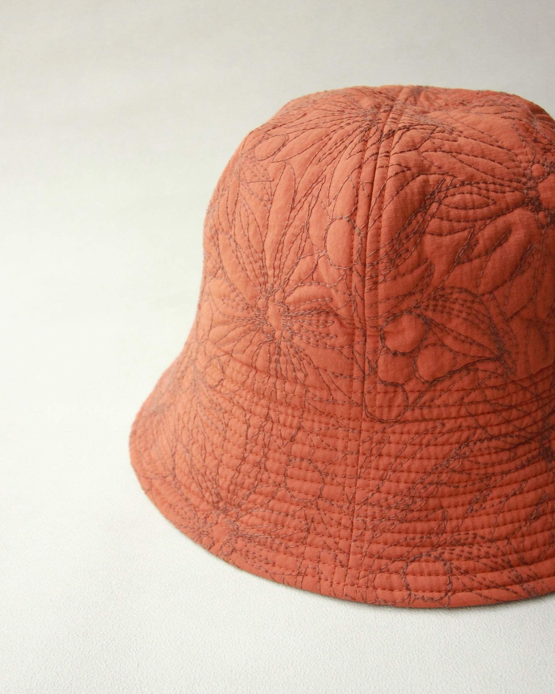 N-1324 / Hosta Hat – Nine Tailor